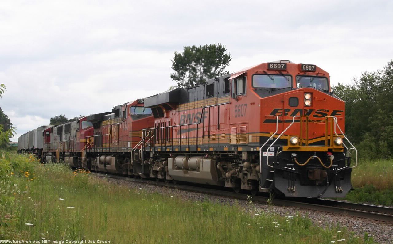 BNSF 6607